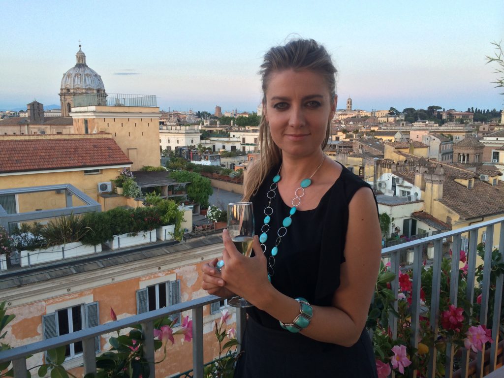 Vita eccezionale in Vaticano: intervista con Magdalena Wolińska-Riedi ...
